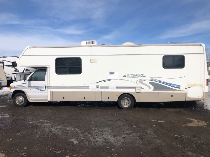 31’ Class C Motorhome - Very Low KMs | RVs & Motorhomes | Calgary | Kijiji