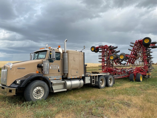 Drill Tractor Ritchie Grain Bin Hopper Hauling Combine Sprayer | Farming Equipment | Saskatoon ...