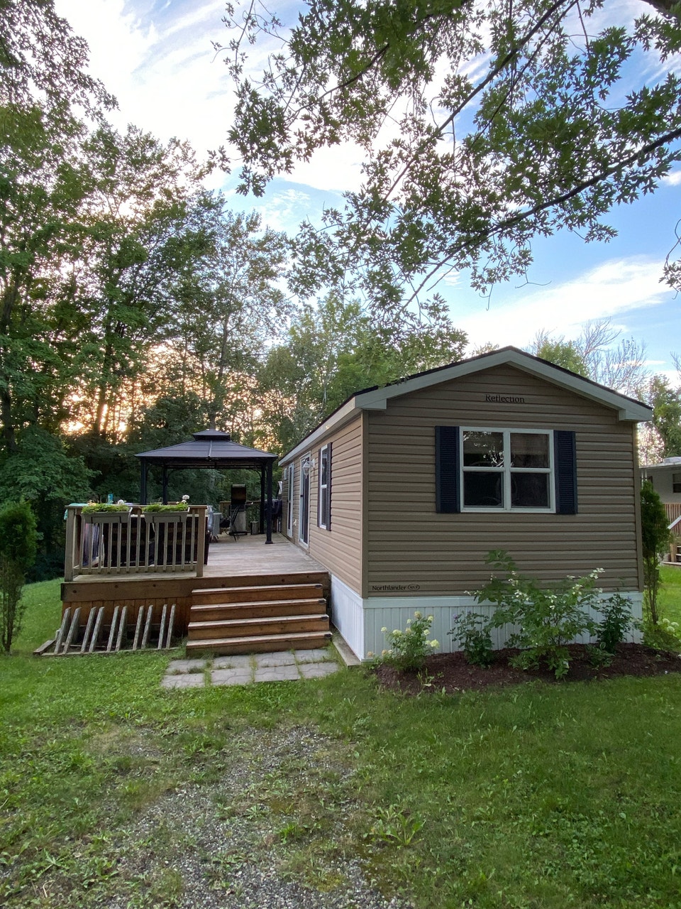 Northlander 2 Bedroom Park Model Trailer in Fishermans Cove. | Park ...