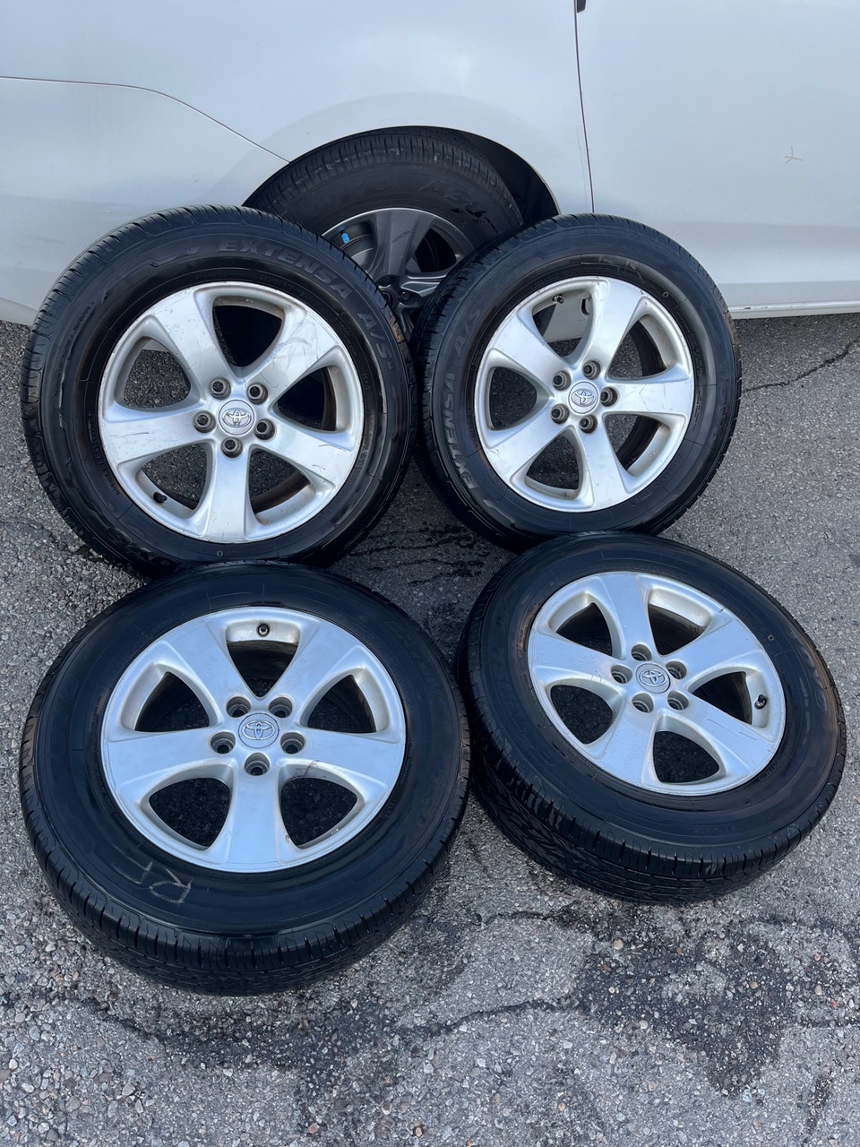 Toyota Rav4/Sienna All Season Tires on Rim 235 60 R17 | Tires & Rims ...