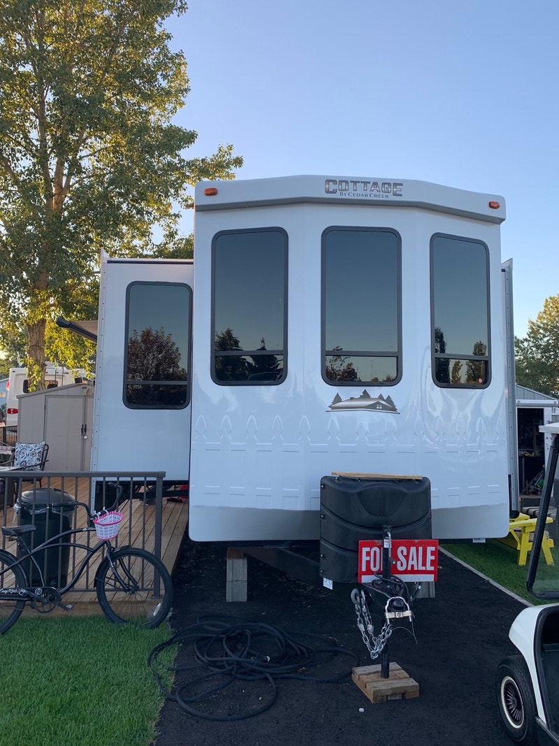 2022 Cedar Creek Cottage 40CDL | RVs & Motorhomes | Calgary | Kijiji