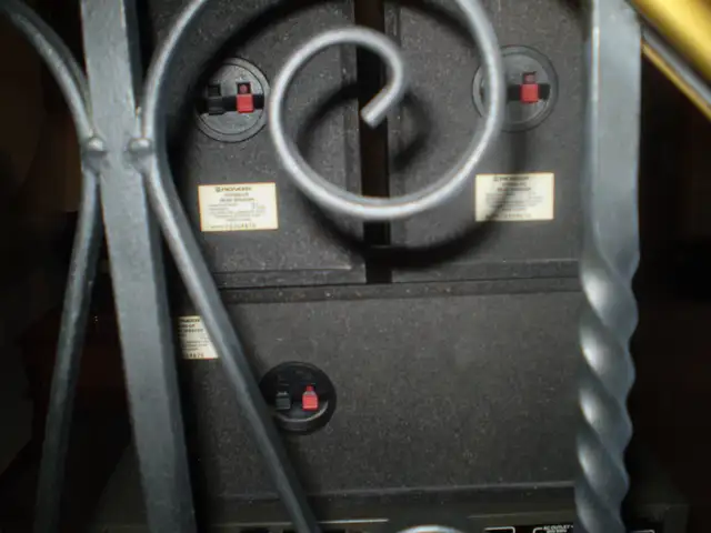 PIONEER 3 PIECE SPEAKERS 8 Ohms ( 1 Centre and 2 Rears ) Great ...