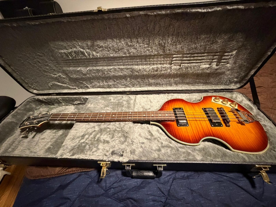 Epiphone Viola Bass (Vintage Sunburst) + Fender Rumble 15 Amp | Guitars ...