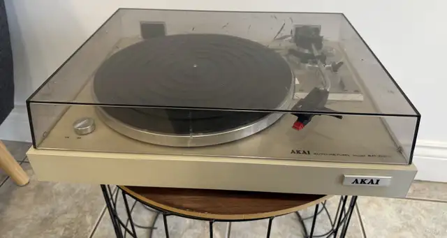 VINTAGE AKAI Turntable Model AP-B20. Belt Drive, Auto return. | Arts ...