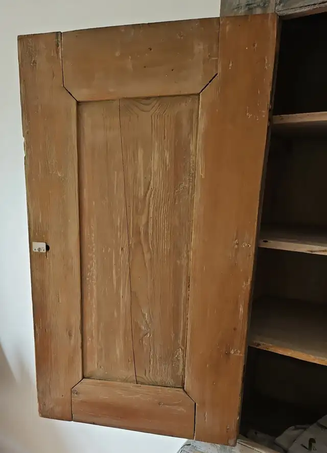 Armoire ou buffet deux corps 1880 en pin | Dressers & Wardrobes ...