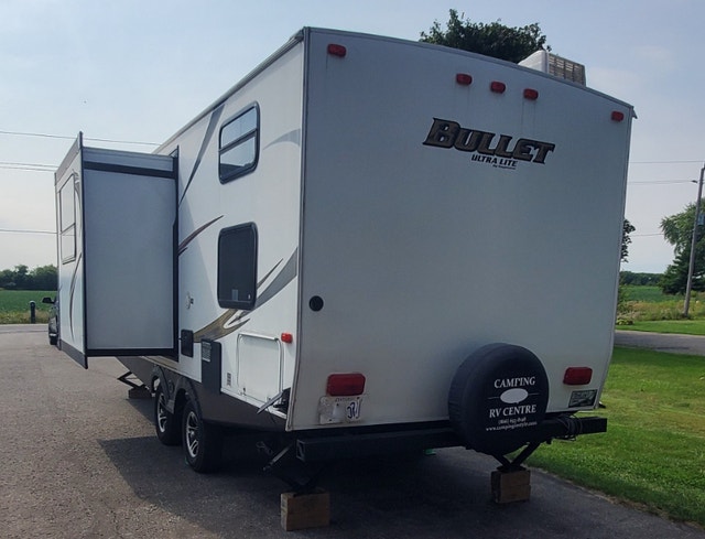 2012 KEYSTONE BULLET ULTRA LITE 230BHS Travel Trailer | Travel Trailers ...