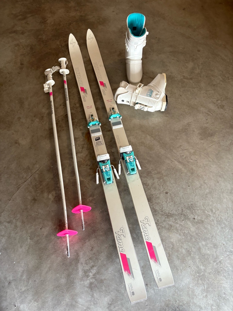 SKI SET- Blizzard | Ski | Calgary | Free local classifieds - Kijiji