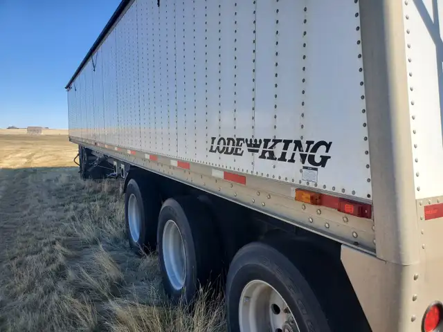 2015 Lode King Two Hopper Tri Axle Aluminum Grain Trailer | Farming ...