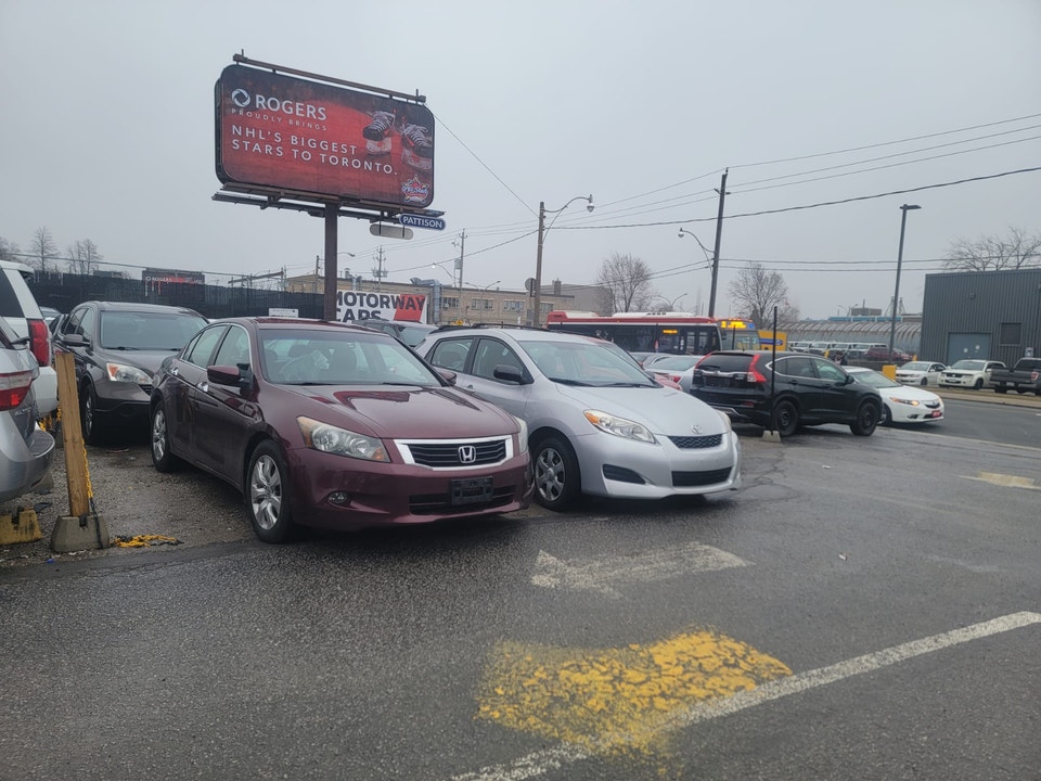 OMVIC Approved, Offices and Parking Lot Available | Commercial & Office ...