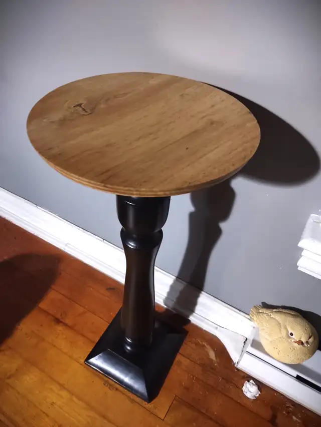 SOLID WOOD SIDE TABLE OR PLANT STAND | Home Décor & Accents | Moncton ...