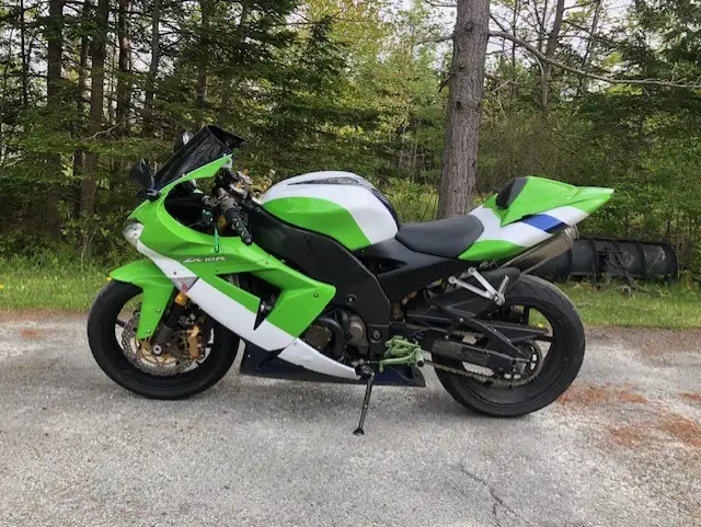 2005 Kawasaki ZX10R Ninja, Ready to Go | Sport Bikes | Dartmouth | Free ...