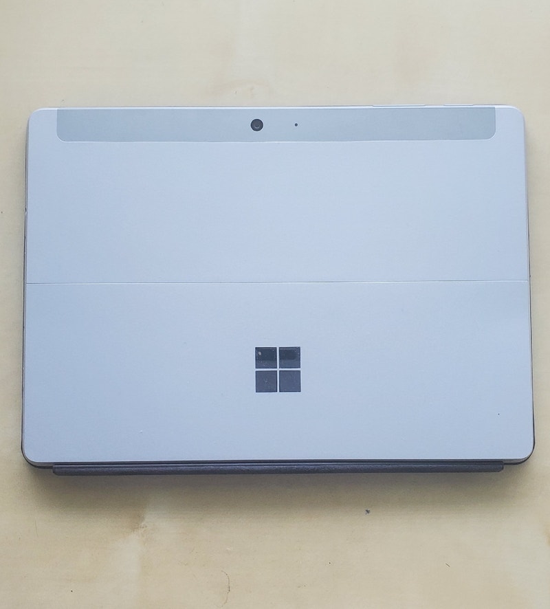 Microsoft Surface Go tablet laptop | iPads & Tablets | Calgary | Kijiji
