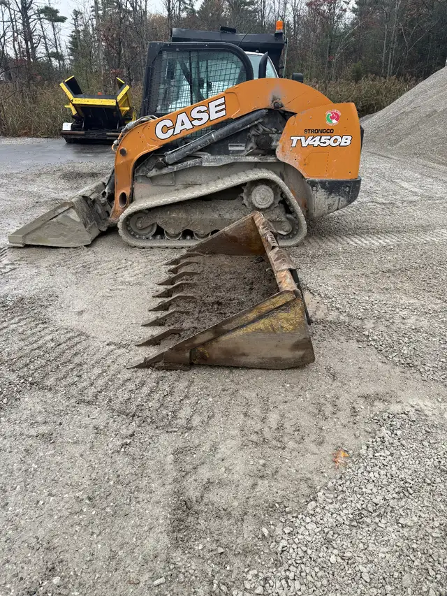 Case track 450 skidsteer , and Case dv26 asphalt roller for sale ...