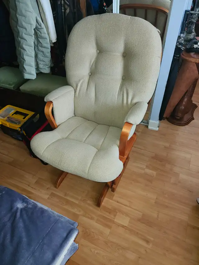 Rocker glider. | Chairs & Recliners | City of Toronto | Free local ...