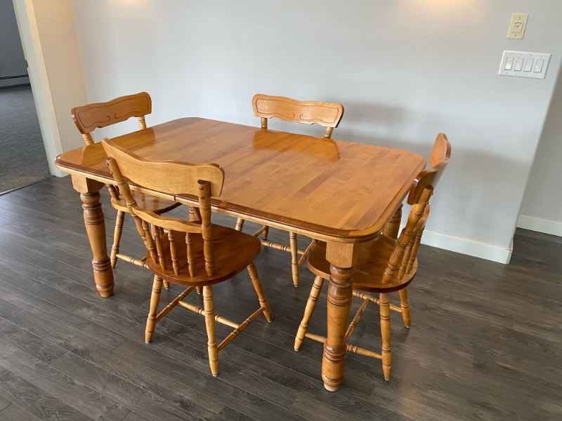 Solid Maple Table/Leaf and 6 Chairs | Dining Tables & Sets | Saskatoon ...