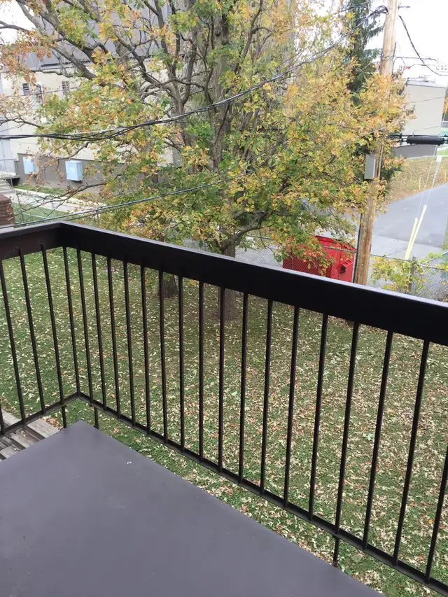 3 1/2 Saint-Lambert PRÈS METRO et REM PANAMA | Long Term Rentals ...