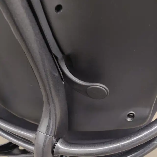 Humanscale Freedom Ergonomic Chair Task Seating W/ Wheels K8213 ...
