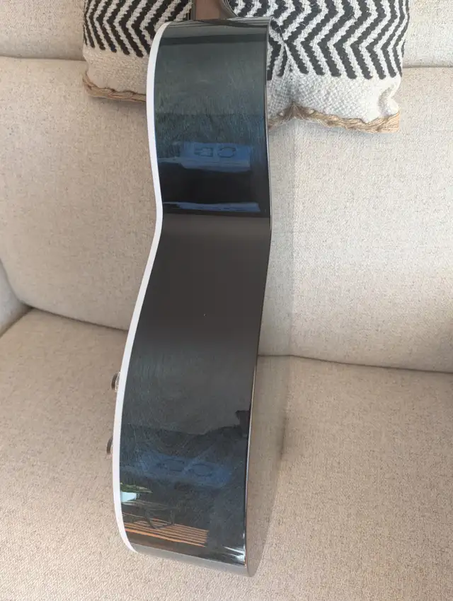 Guitare Legacy indigo burst Q-Discret | Guitars | Lanaudière | Free ...