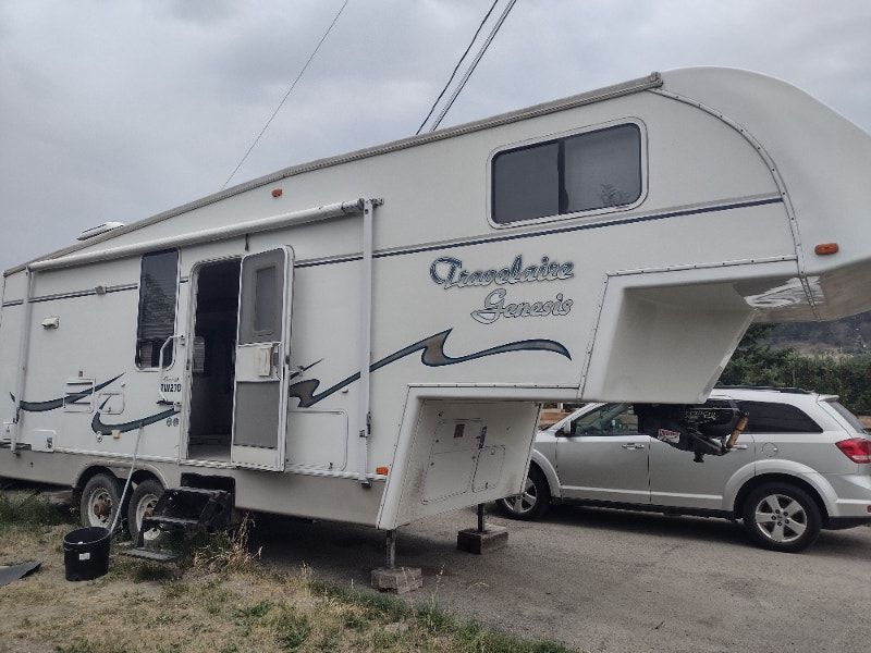2002 27' 5th Wheel for $3,000 obo | Travel Trailers & Campers | Kelowna ...