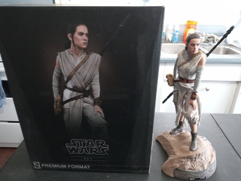 Star Wars Rey Sideshow Premium Format 1/4 scale statue $600 | Arts ...