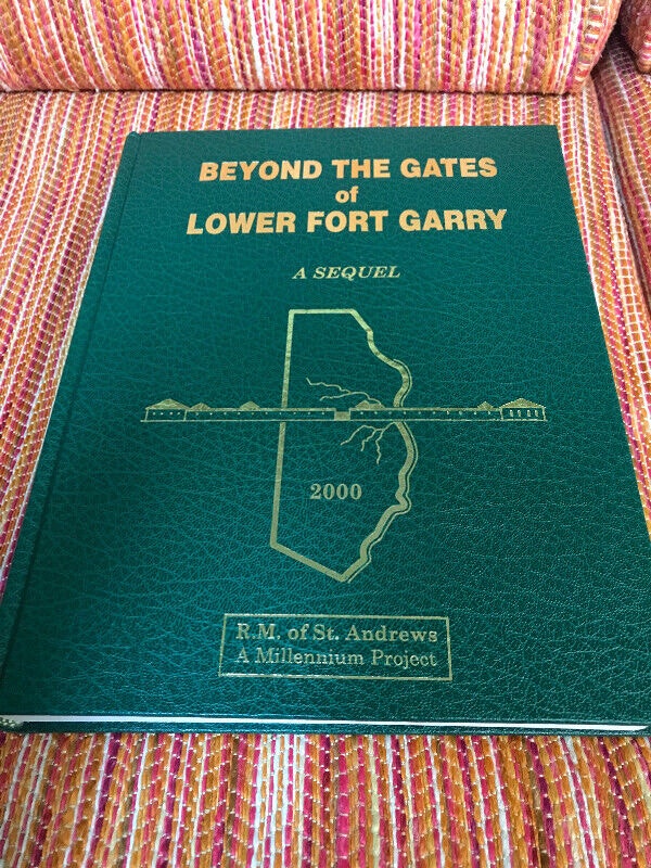 ST. ANDREWS LOCAL HISTORY BOOK BEYOND THE GATES | Arts & Collectibles ...