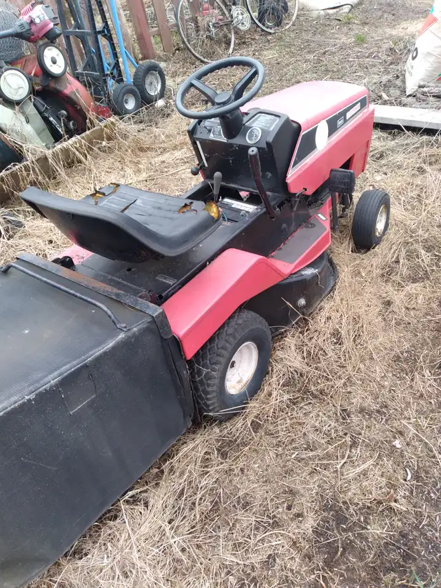 SEARS CRAFTSMAN RIDING LAWN MOWER | Lawnmowers & Leaf Blowers | Thunder ...