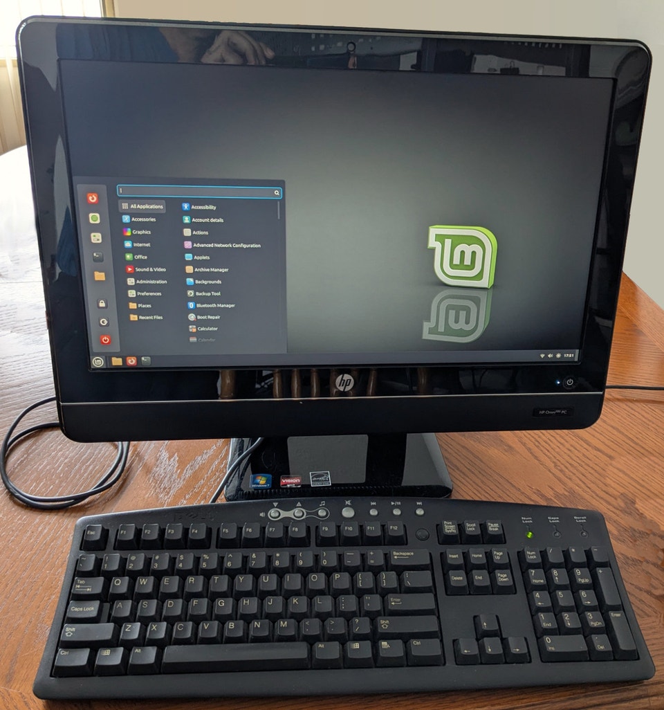 Linux Mint All-in-One PC | Desktop Computers | City of Montréal | Free ...