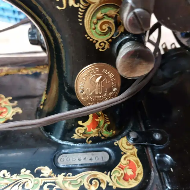 2 Antique Singer Sewing Machines w/cases $100 for BOTH | Arts ...