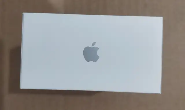 TOUT NEUF Apple AirPods Pro 3 modèle le plus récent | scellé | General ...