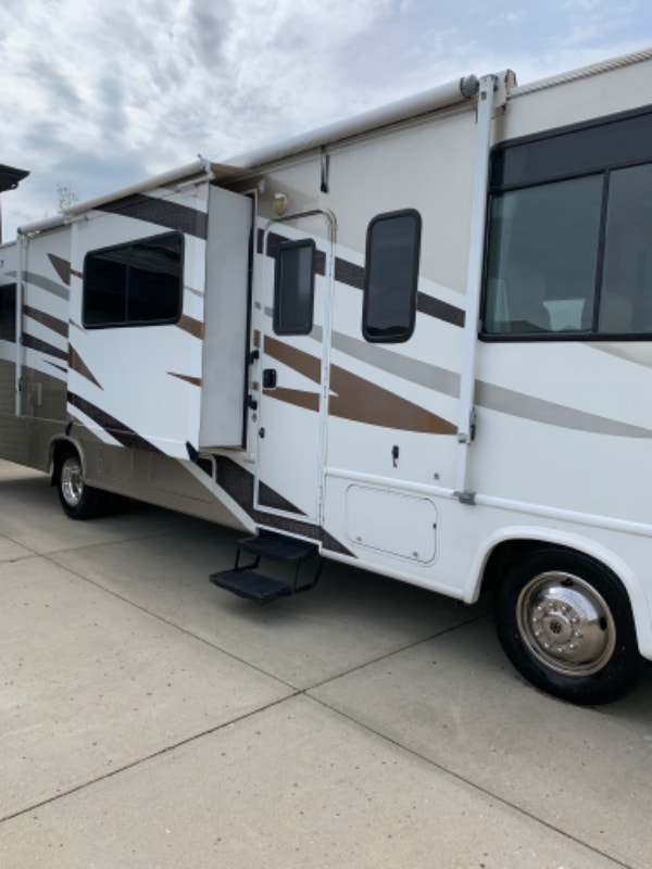 PENDING -REDUCED BY 4000.00-09 WINDSPORT 33FT CLASS A. FORD V10. | RVs ...