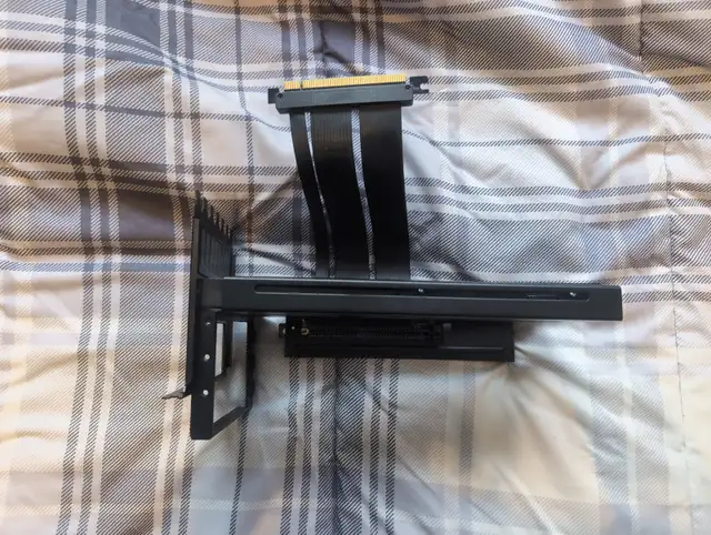 Universal Vertical GPU Bracket w/Ultra PCIe 4.0 X16 Gen 4 Riser ...