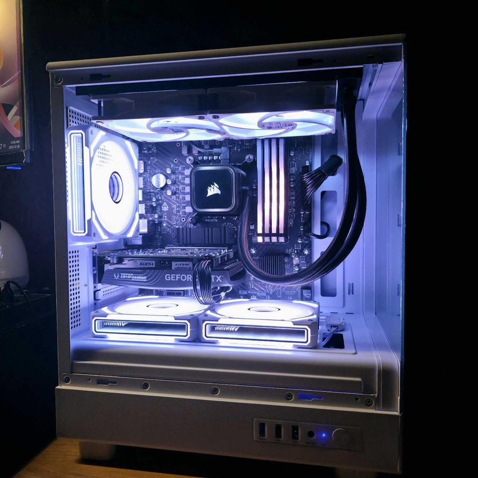 Newly built pc - Intel i7 12700k, 32GB Ram, RTX 4060, 2TB Nvme ...