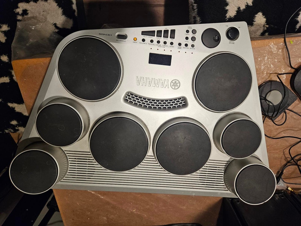 Yamaha DD65 Digital Drumkit w. 2 Pedals and Power Supply | Drums ...