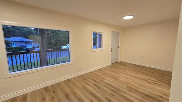 42 Knox - Freshly Reno'ed. Quiet, Clean, Centrally Located! | Long Term ...