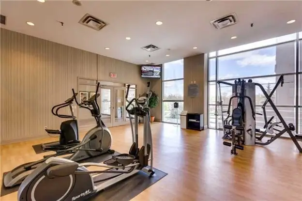 ***LARGE CORNER unit 2 BR + Den +2 Full Bath * 8 Hillcrest Ave | Long ...