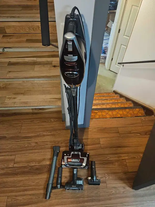 SHARK DELUXE PRO ULTRA-LIGHT CORDRD STICK VACUUM | Vacuums | Lethbridge ...