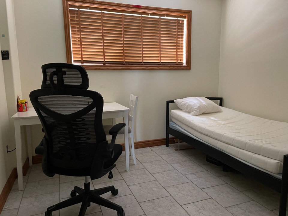 Room for rent | Room Rentals & Roommates | Windsor Region | Free local ...