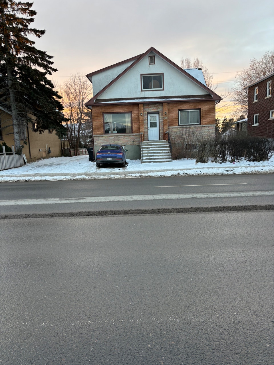 821 Simpson Street Top floor Apartment | Long Term Rentals | Thunder ...