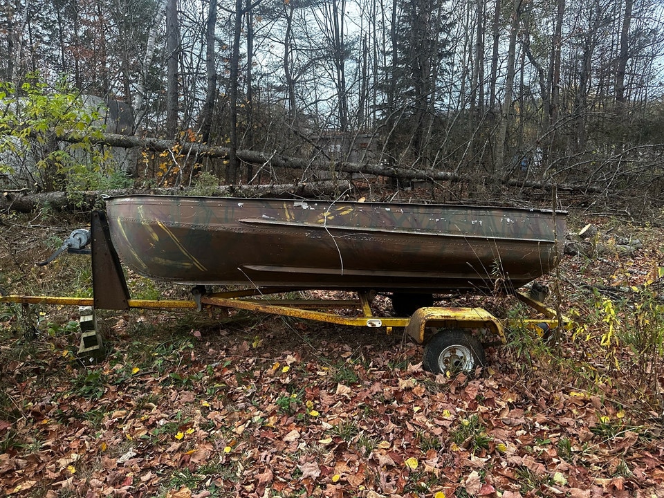 Small aluminum boat and trailer | Other | Muskoka | Free local ...