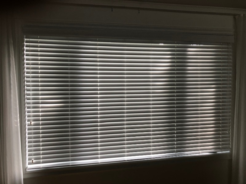 Grand store horizontaux blancs | Habillage de fenêtres | Longueuil/Rive ...