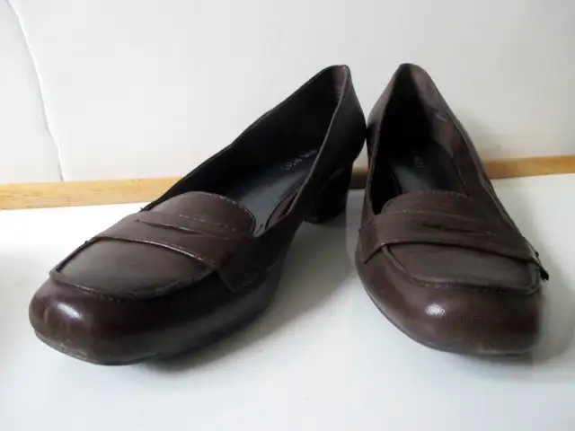Woman’s Leather 9West Flat Shoes Size 7M T190 | Women's - Shoes | City ...