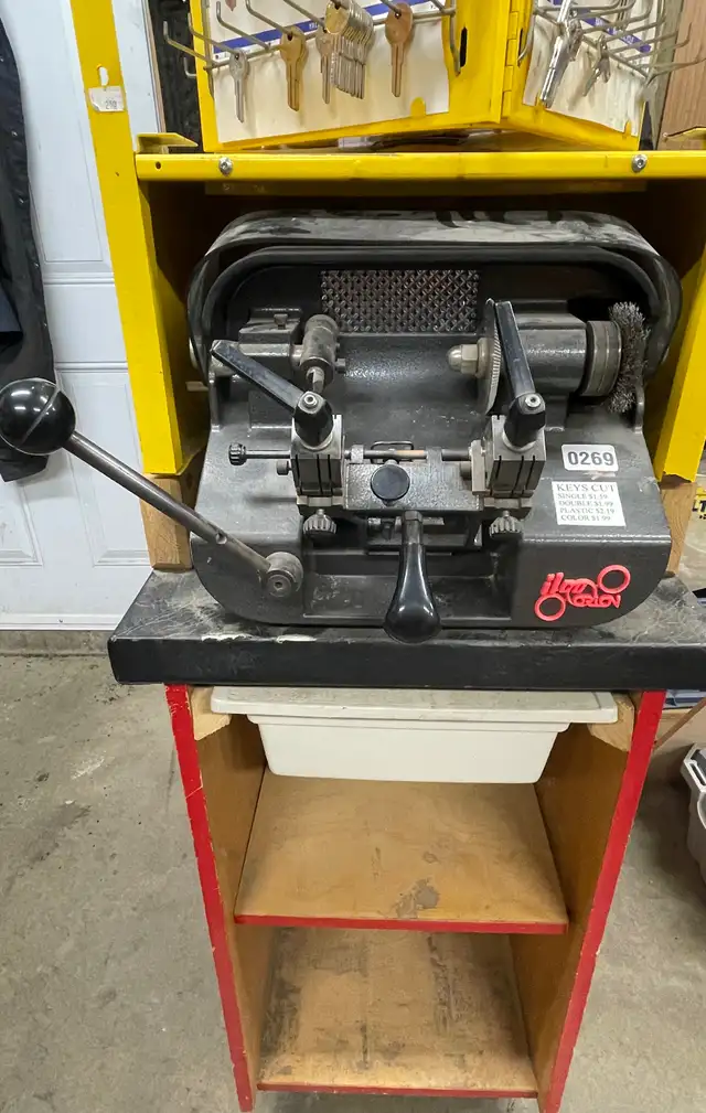 Ilco KD50A key cutting machine with key rack | Other | Edmonton | Free ...