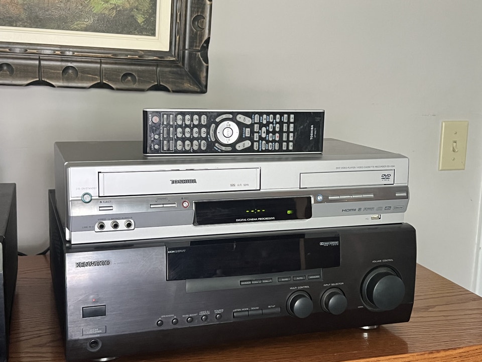 Toshiba SD-V594 DVD/VCR Player – HDMI & USB Input with Remote | General ...