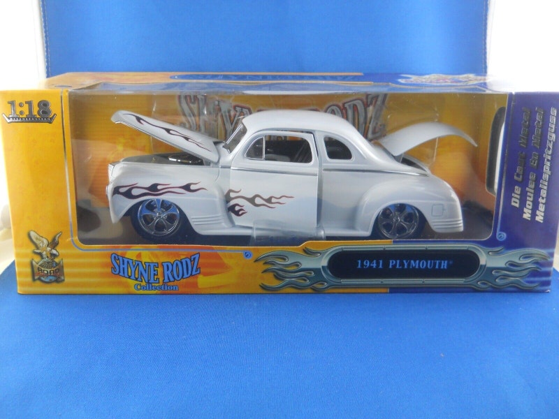Road Signature Shyne Rodz 1941 Plymouth 1:18 Diecast | Arts ...