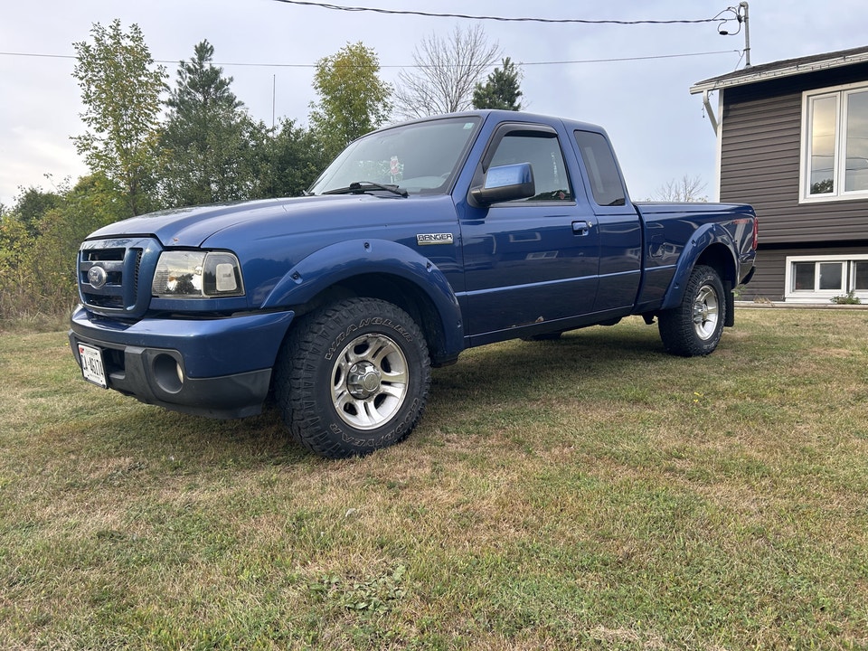 2011 Ford Ranger Sport 2x4 LOW KM’s | Cars & Trucks | Ottawa | Free ...