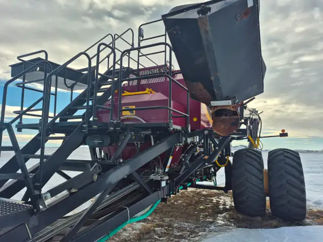 2016 Seed hawk Icon | Farming Equipment | Saskatoon | Free local ...