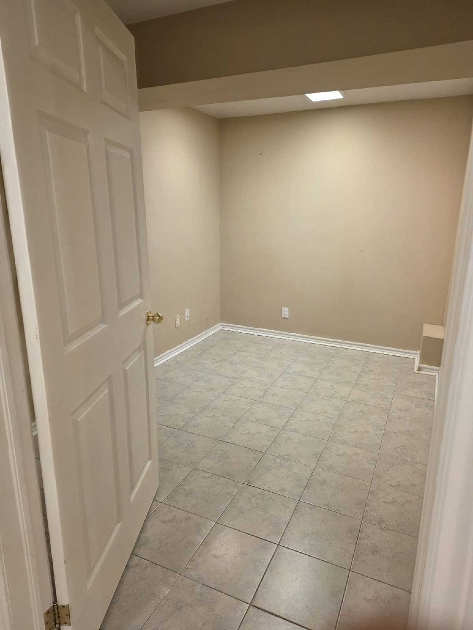 one bedroom with a large living Room | Long Term Rentals | Markham ...