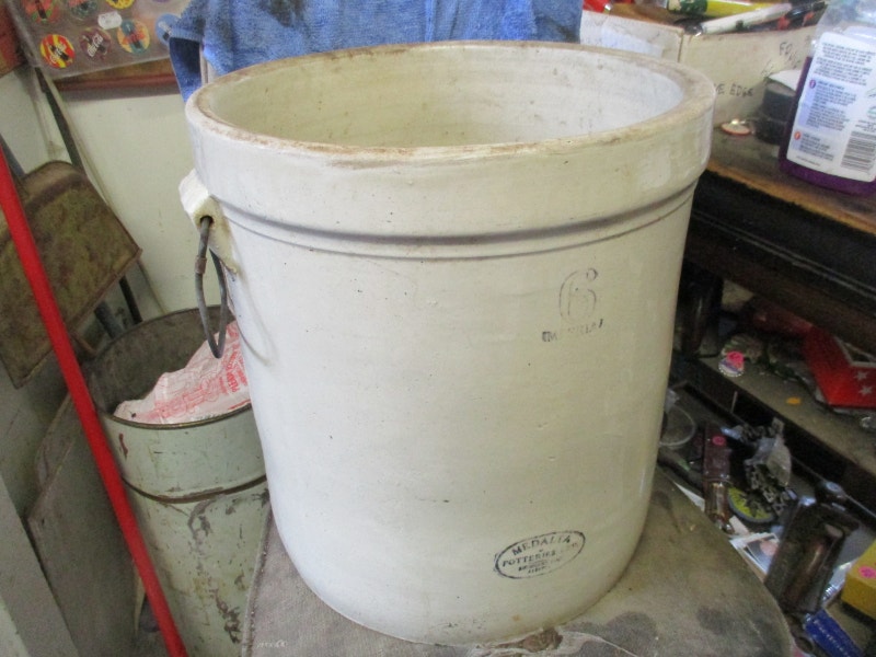 1930s MEDALTA 6 GALLON OPEN CROCK $30 BROKE HANDLE CRACK VINTAGE | Arts ...