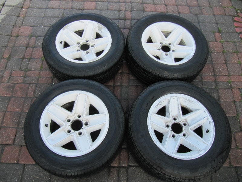 Camaro Z28 Rims & Tires In Rare White Recently Powerwashed 82-92 | Arts ...