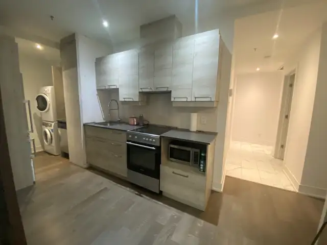 Downtown Montreal Furnished 3½ with Extra Room Heat included | Short ...